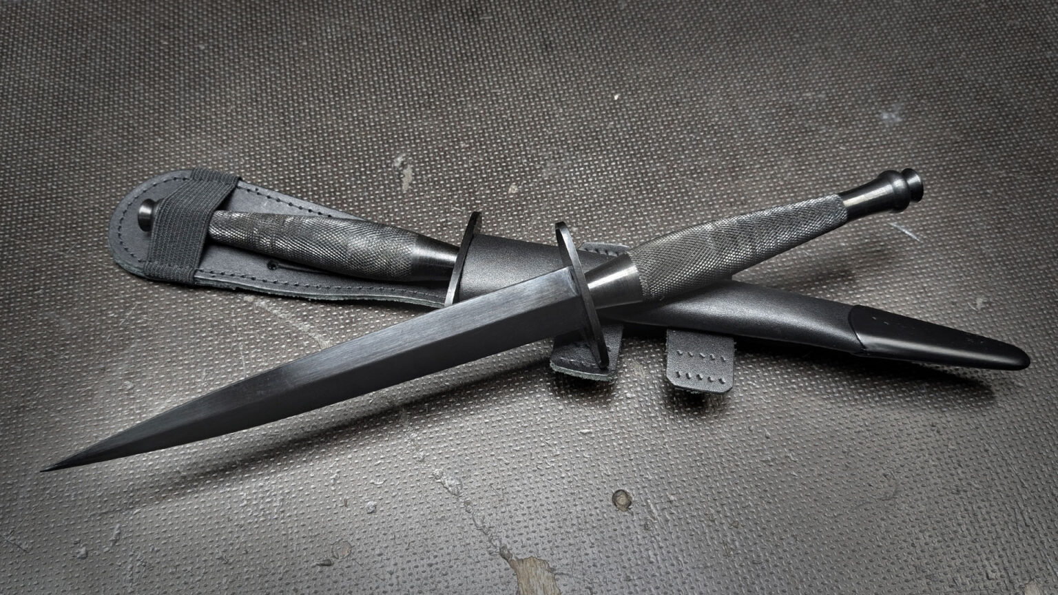 Fairbairn Sykes Commando Dagger 026 - Der Messerkönig - Messerschmiede und Schleifservice